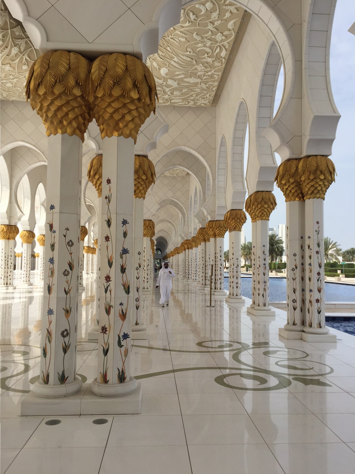 The Magnificence of the Sheikh Zayed Grand Mosque Center, Abu Dhabi